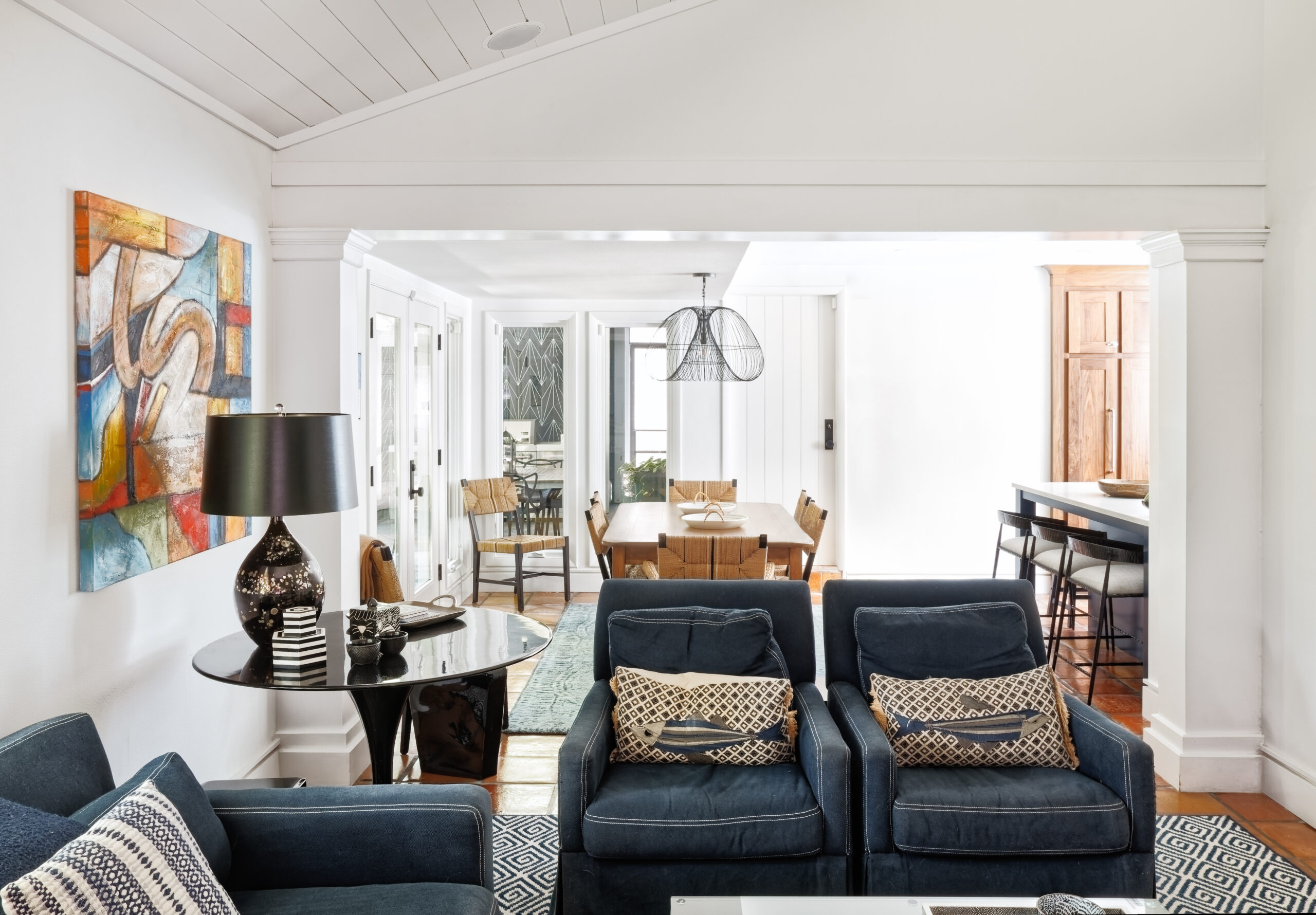 Light and Airy Rooms: Master the Art of Crafting Bright, Inviting Spaces